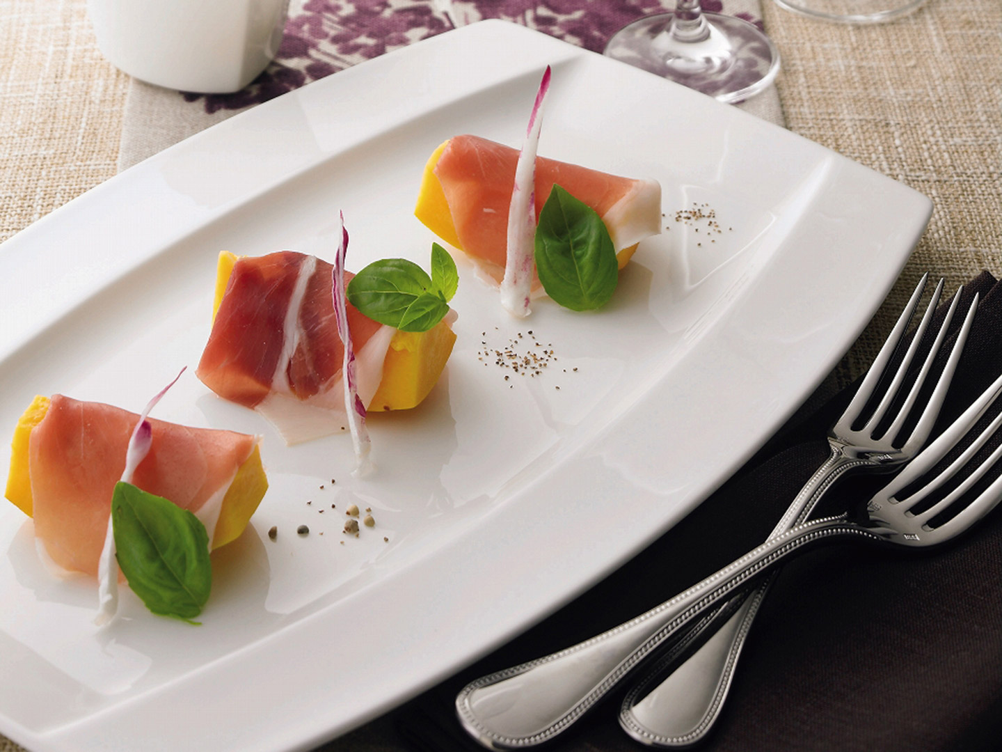 Master Dinner Plate Types: Shapes, Materials, Occasions, and More ...